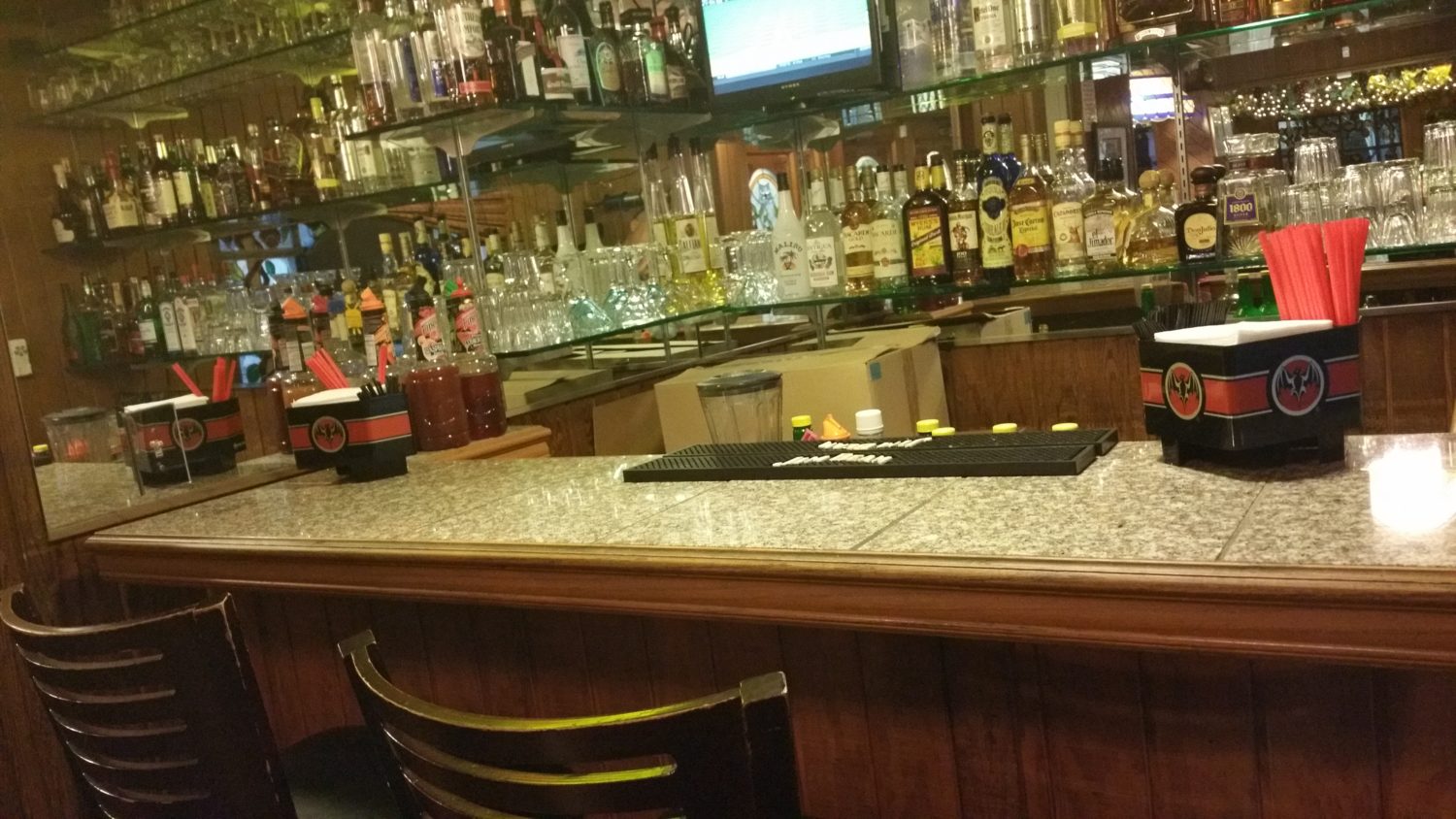 Bar – Hank's Italian Restaurant